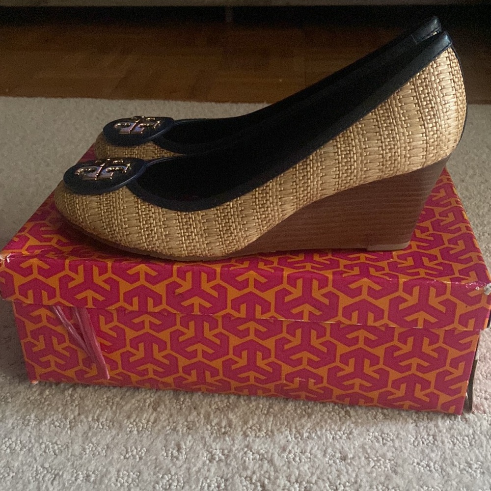 Tory Burch Sally Raffia Straw Wedge - Gem
